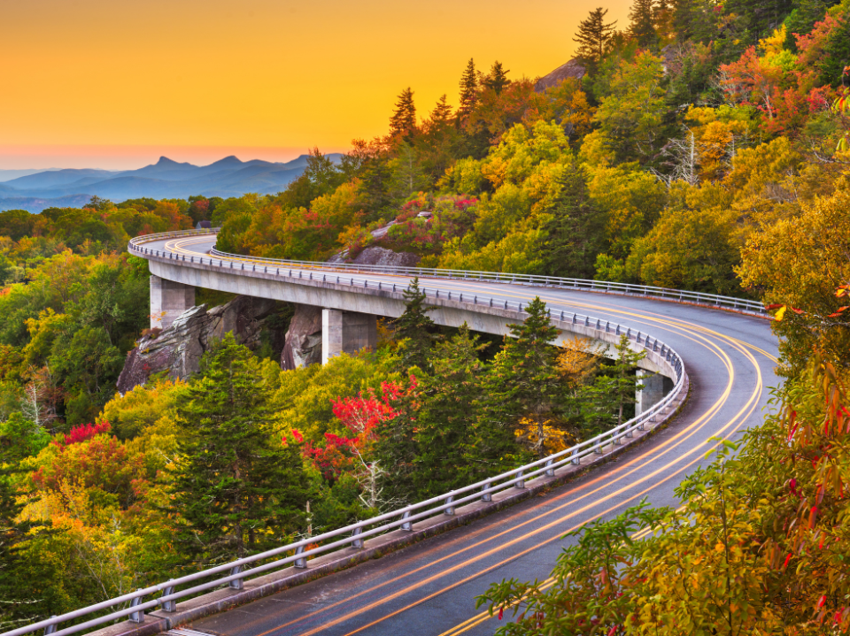 7 Must-See Stops Along the Blue Ridge Parkway in Fall | Greybeard Rentals